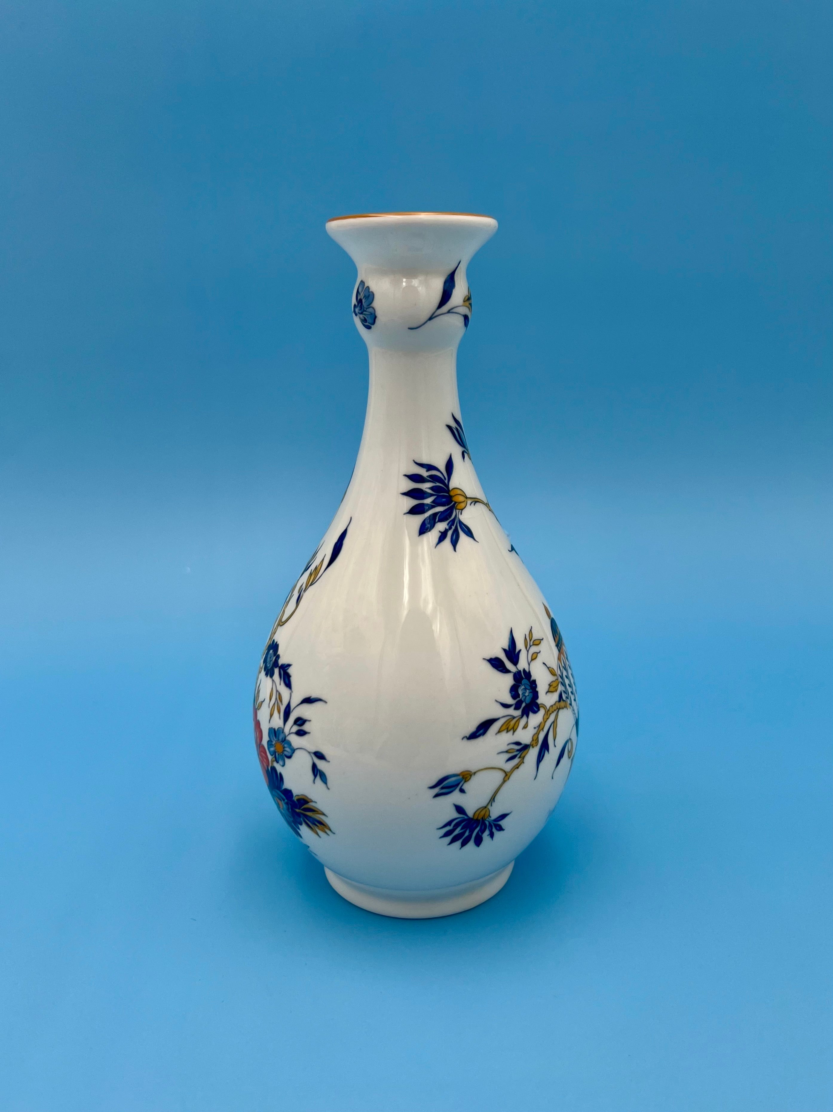 Petite Water Pipes – Pearl's Puff Parlor